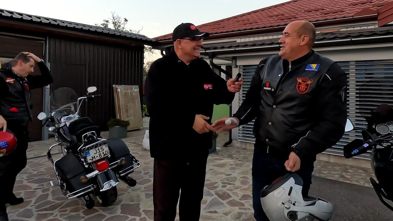 ŽIVA ISTINA#Oni su humanitarci, doktori, advokati, penzioneri. Moto ...