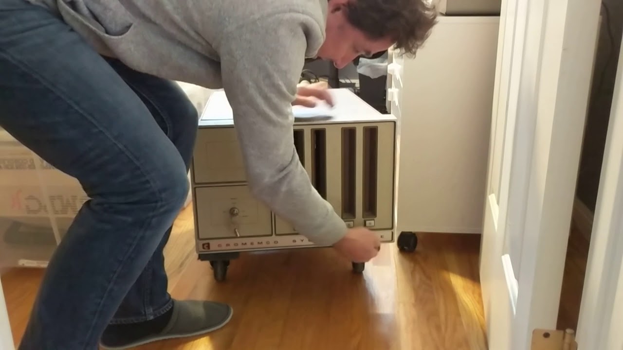 Opening a Cromemco System 3 computer - YouTube