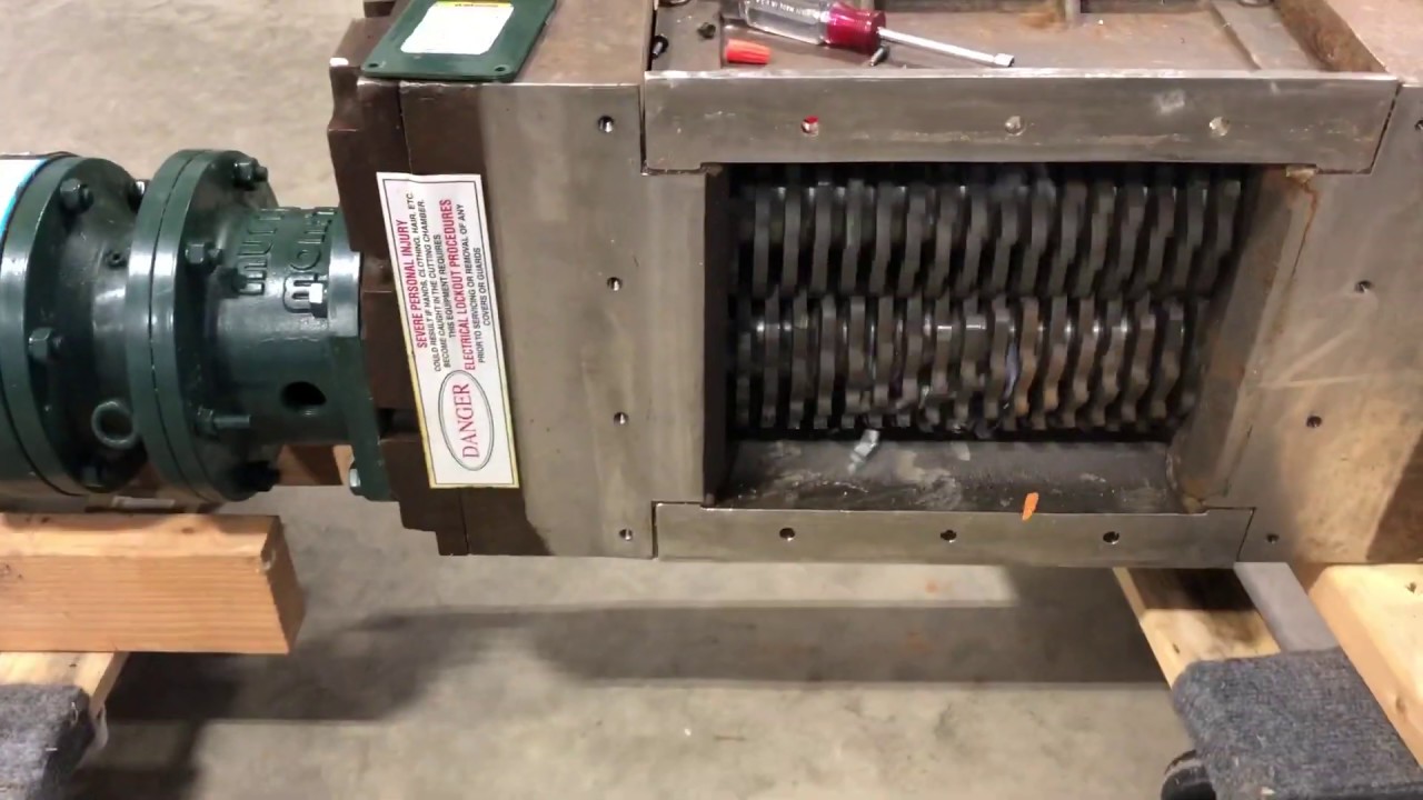 DFH's Muffin Monster Grinder - YouTube