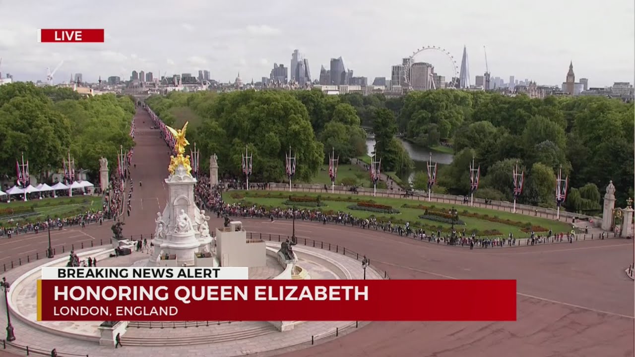 Thousands gather to honor Queen Elizabeth II - YouTube