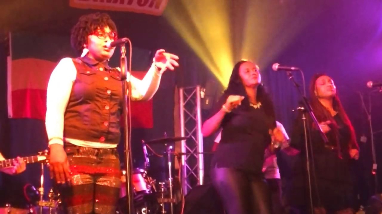 Tasonia and friends @ Hootananny 21Jan16 Pt 19 Tasonia - YouTube