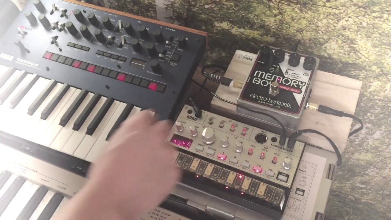 Analog Jam (Korg Monologue and Volca Bass plus EHX Analog Delay) - YouTube
