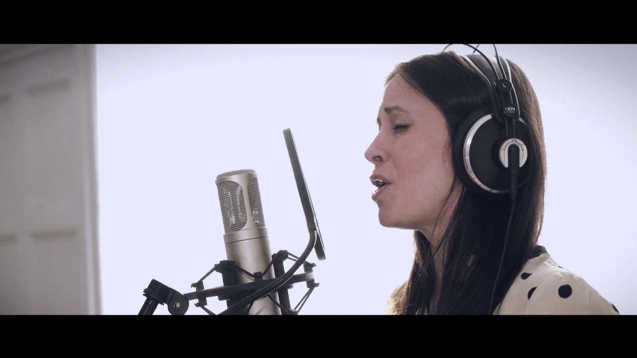 Lara Bello & Clarice Assad - Michelle - YouTube