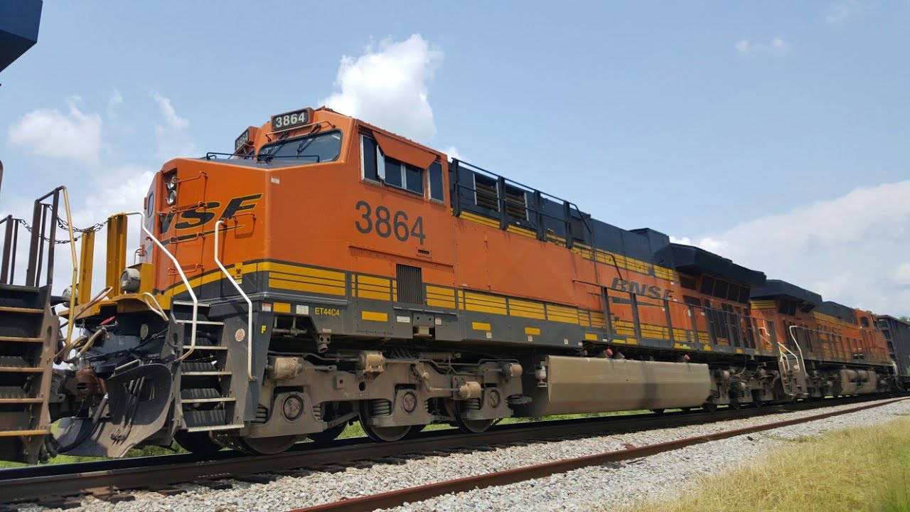 {752} Train ID Q409/12 Heads South With More BNSF Power And Intermodel ...