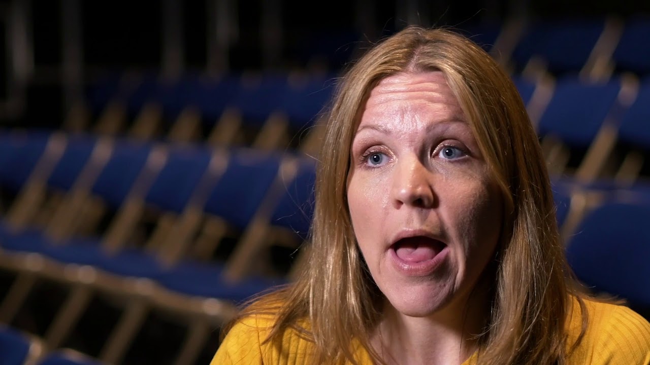 Uned Gyfoes 'Diwrnod Barddoniaeth': Catrin Dafydd - YouTube