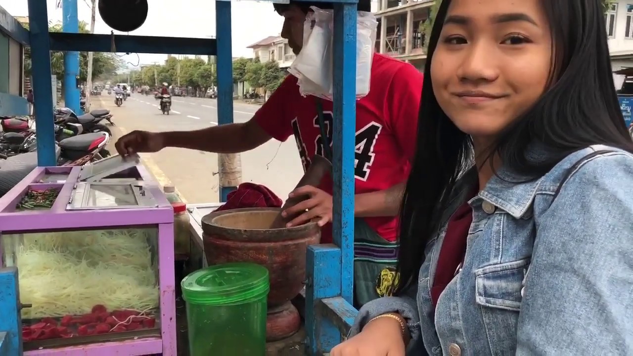 Street Papaya Salad | MYANMAR, KALAYMYO | CHINLADY 2018 - YouTube