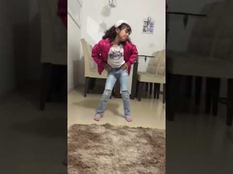 Anny dançando Papum
