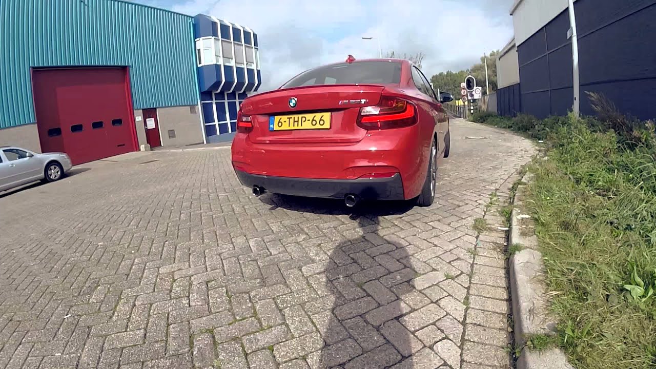 BMW M235i Revving!! - YouTube