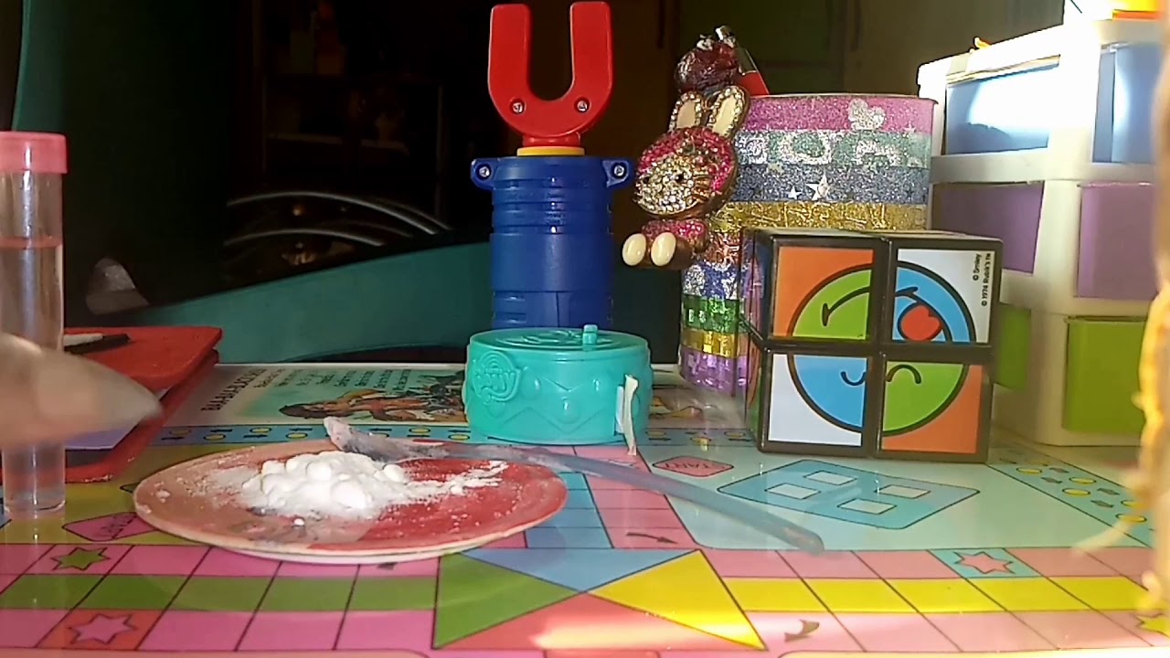 Science experiment in my mini science lab - YouTube