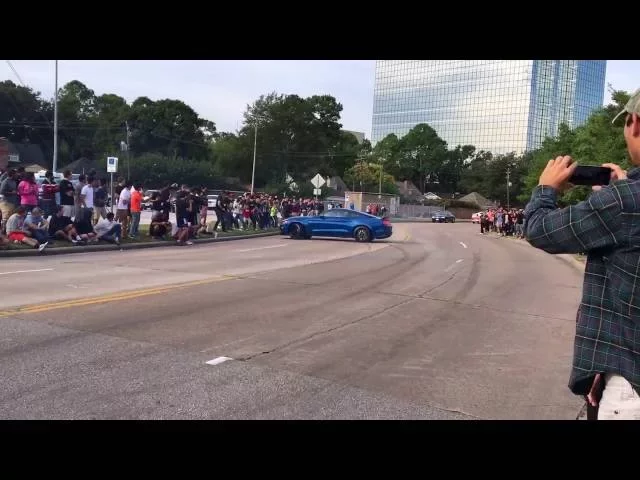 Watch This Ford Mustang Shelby GT350 Nearly Crash Into a Crowd