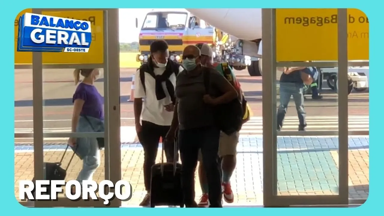 Lucas Ribamar é anunciado pela Chape