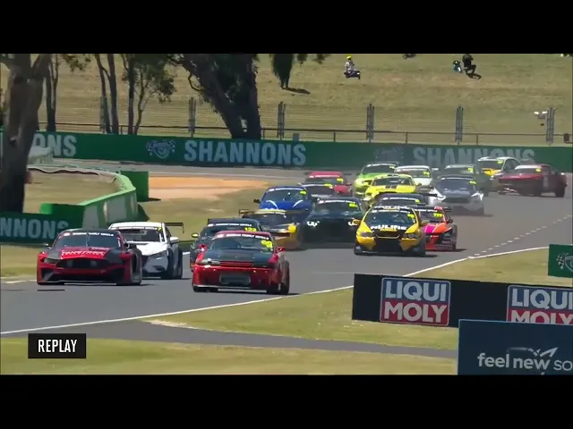 R32 Nissan Skyline Rocks Modern Race Cars at Bathurst, Prompts Official ...