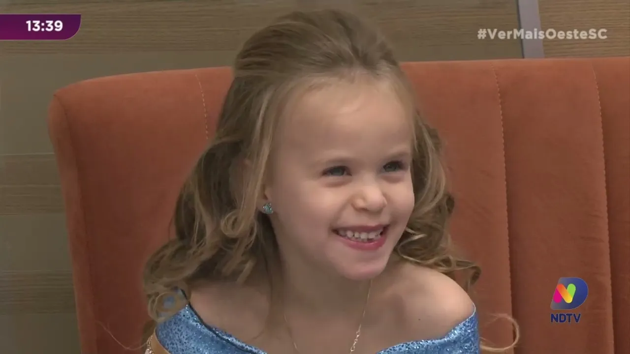 Maria Clara Werlang De São Lourenço Do Oeste é Mini Miss Beauty Worldwide 2023